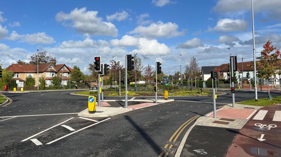 Roundabout with 36 traffic lights opens to traffic in Cambridge - BBC News