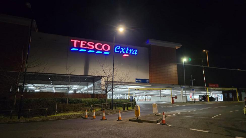 Bedworth Tesco store shut after fire in customer toilets - BBC News