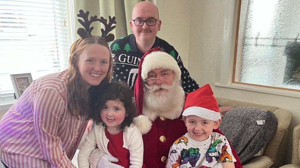Evie Green's parents create hospital support booklet - BBC News
