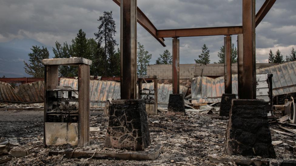 Jasper fire: Images show destruction from wildfire in Canada - BBC News