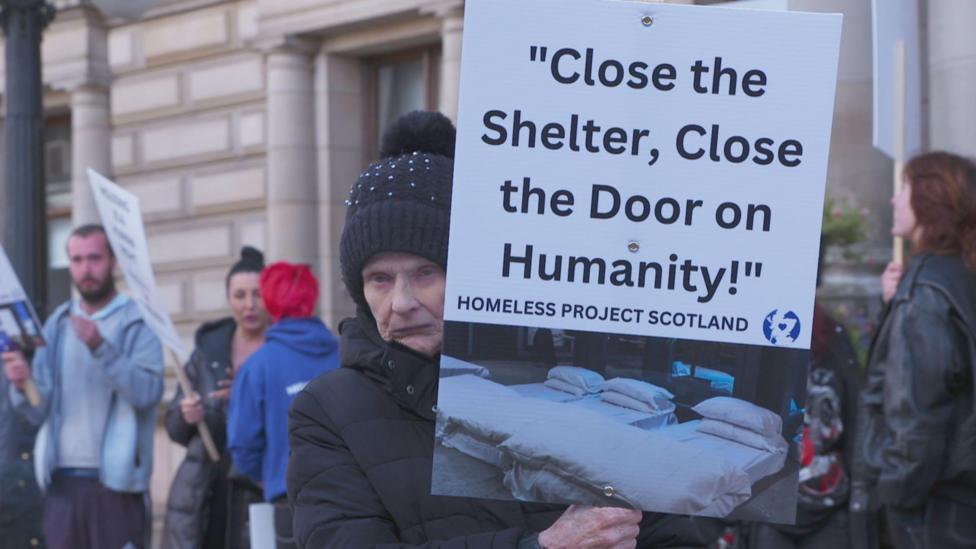 Homeless people living in temporary accommodation in Scotland hits ...