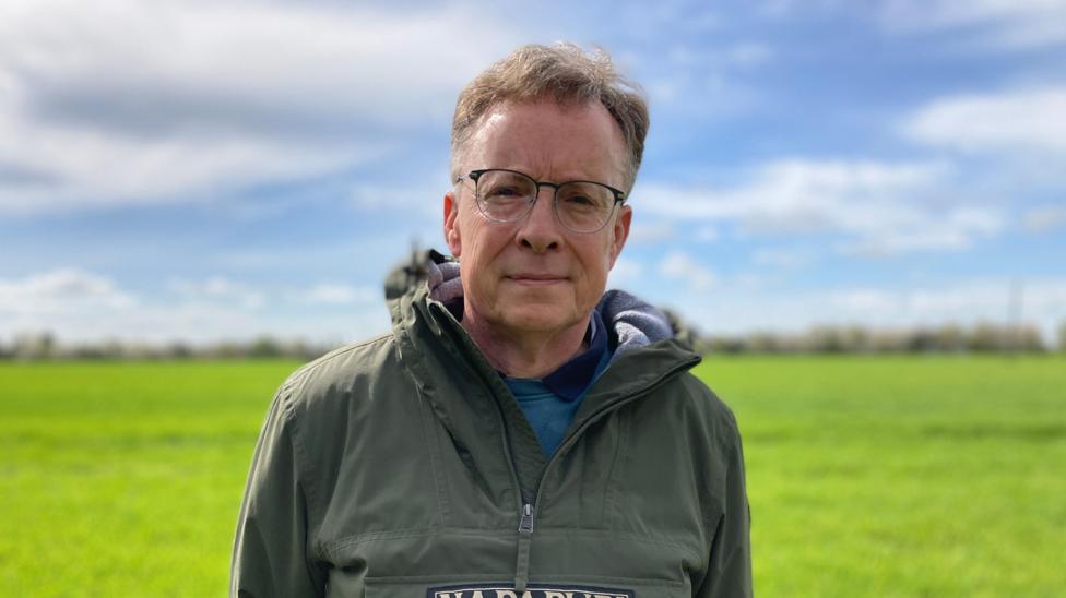 Haddiscoe: Proposed quarry 'like a gun to our heads' - villagers - BBC News