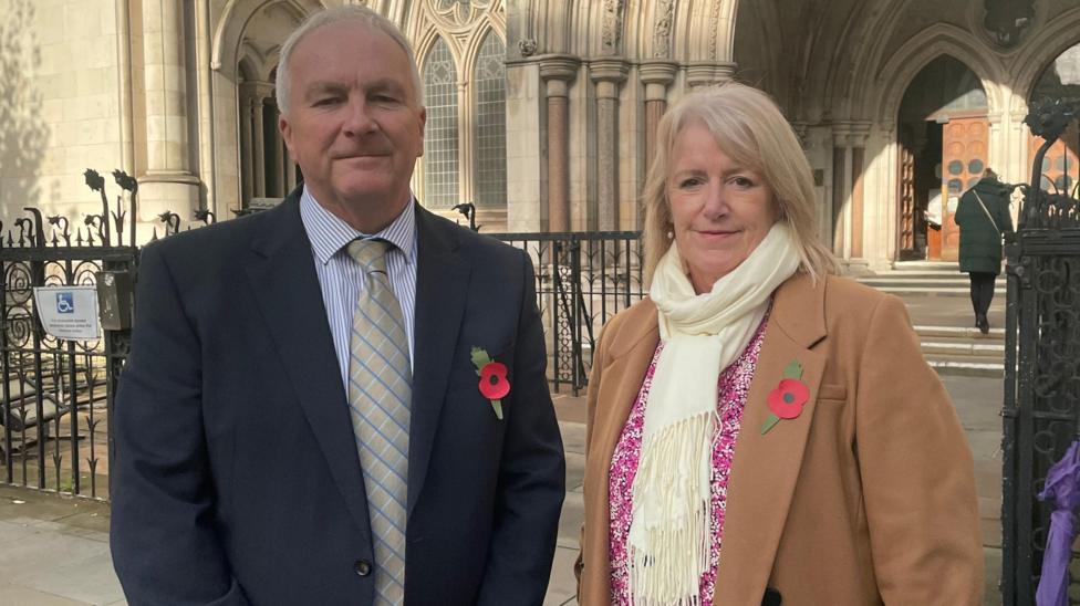 New coalition to run West Lindsey council after leaders ousted - BBC News