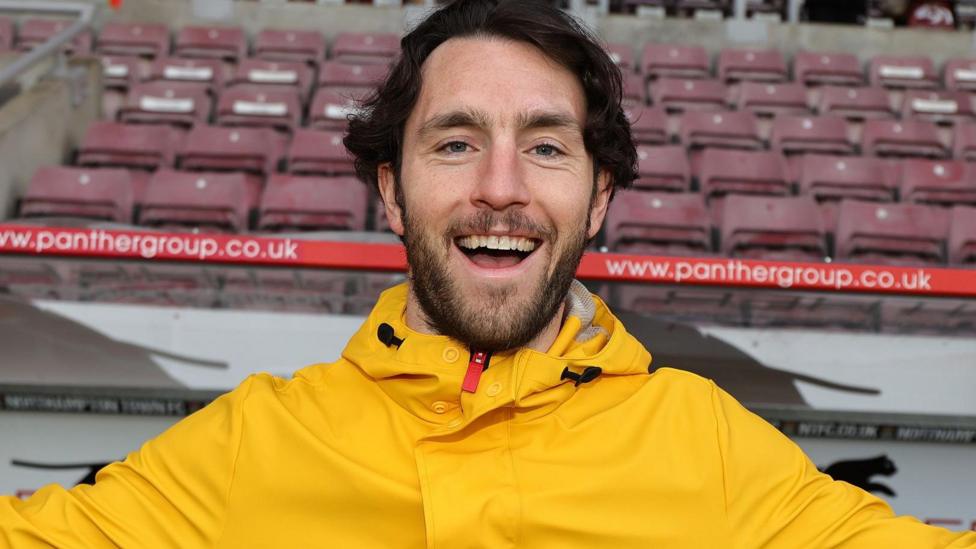 John-Joe O'Toole: Rushden & Diamonds sign veteran midfielder - BBC Sport