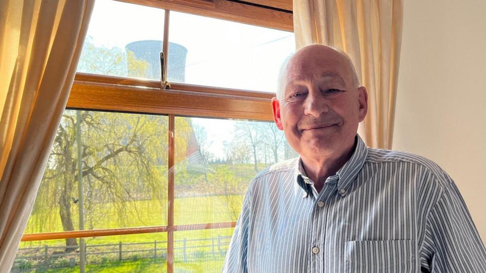 'Cottam Power Station chimney stack was part of our village' - BBC News