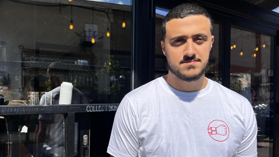 East London bakery The Dusty Knuckle wins King's Award - BBC News