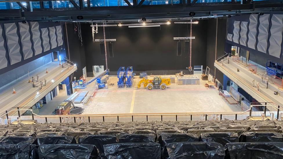 Becketwell Arena: Final seat put in place at new Derby venue - BBC News