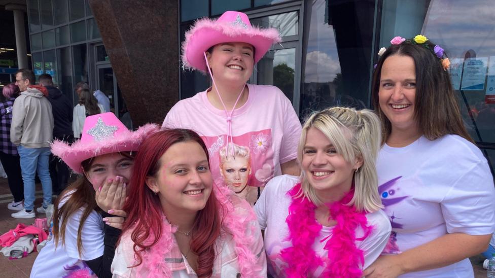 Pink in Cardiff: Travel warning as Summer Carnival tour restarts - BBC News