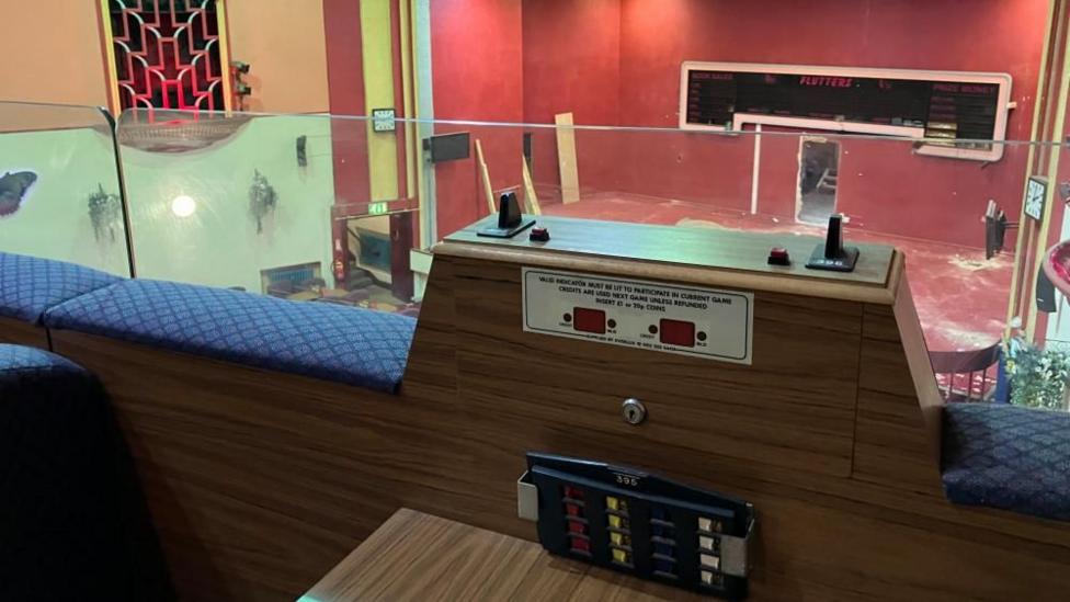 Inside the Rushden Art Deco bingo hall before renovation - BBC News