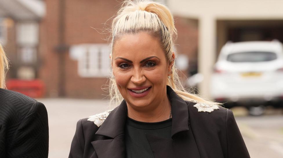 Essex model Jodie Marsh tells court why she took meerkat to pub - BBC News