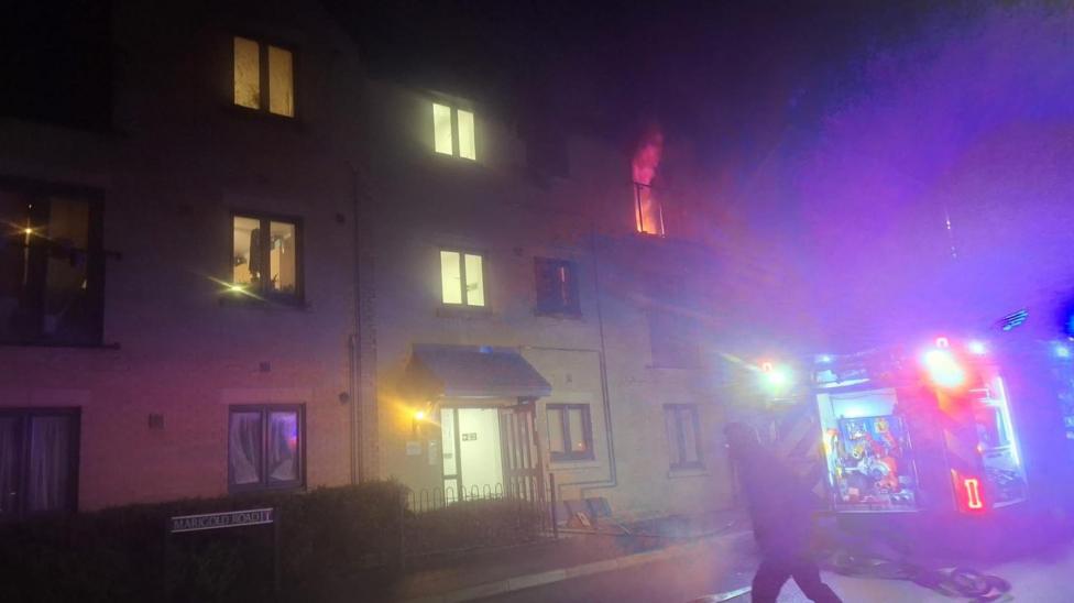 Frome flats evacuated after fire rips through building - BBC News
