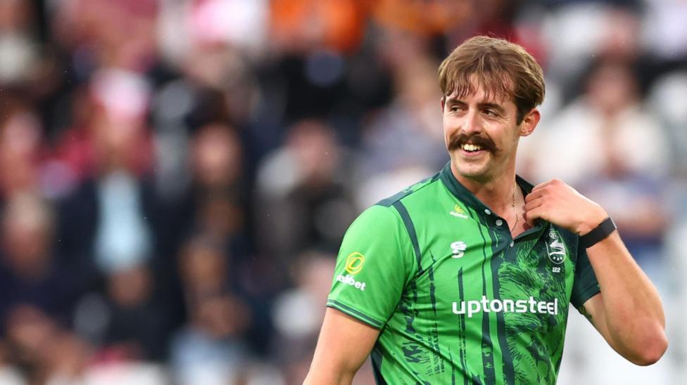 Roman Walker: Leicestershire seam bowler signs new one-year deal - BBC ...
