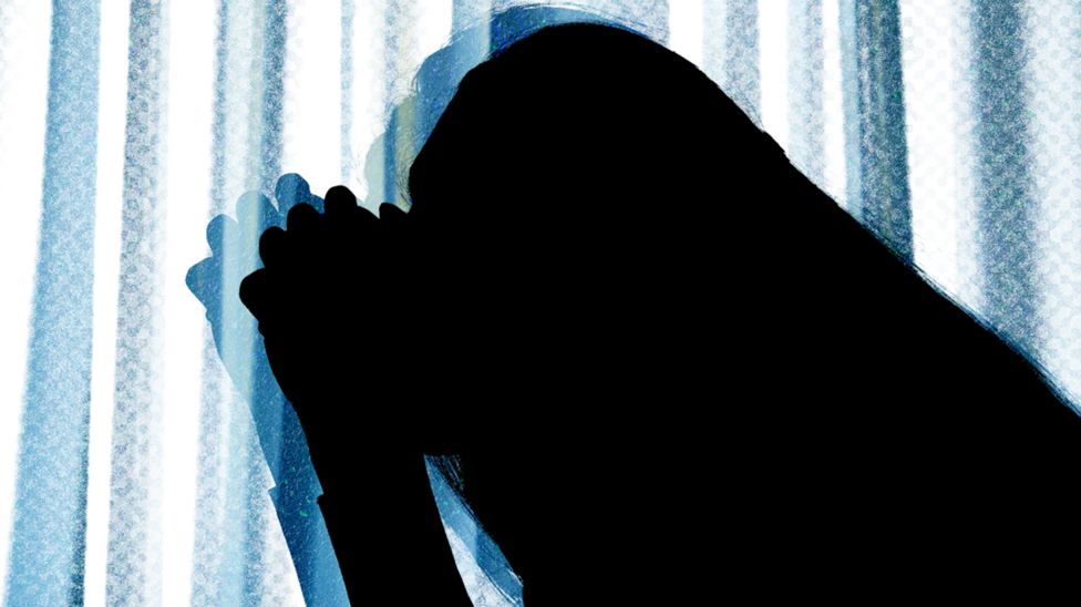 Domestic abuse: Housing Sanctuary Scheme 'gave me peace of mind' - BBC News