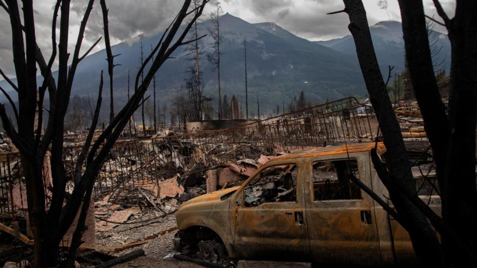 Jasper fire: Images show destruction from wildfire in Canada - BBC News