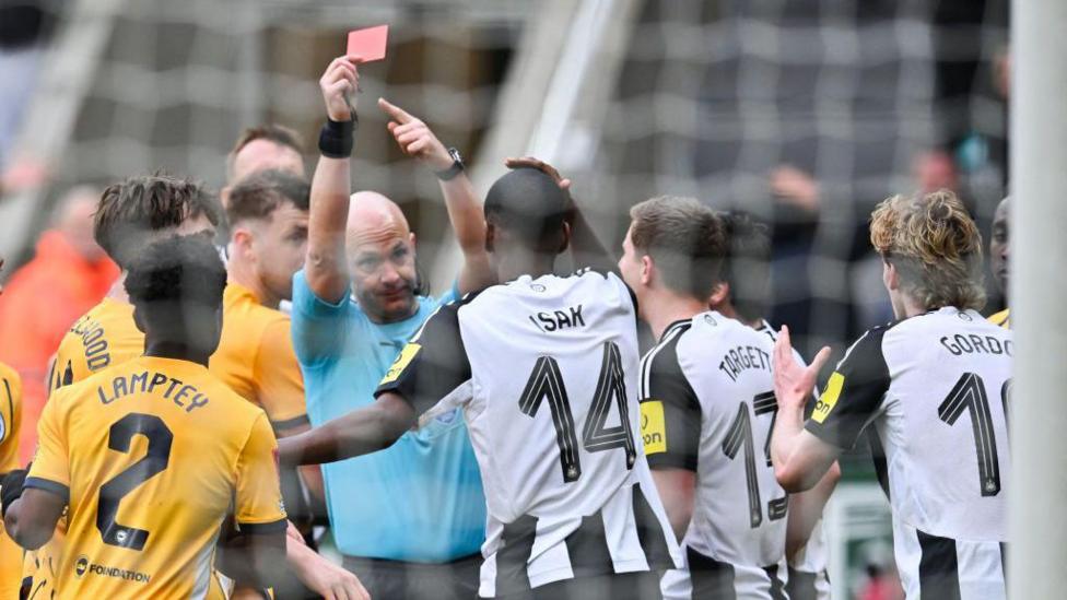 Newcastle 1-2 Brighton: Key stats - BBC Sport