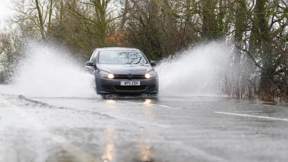 Flood closed A1(M) in County Durham and halted trains - BBC News