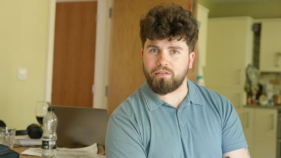 Sepsis: Teen Hamish Wilson 'rebuilding his life' after surgery - BBC News