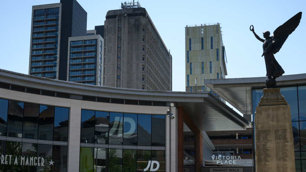 Woking MP to meet government minister to discuss £2bn debt - BBC News