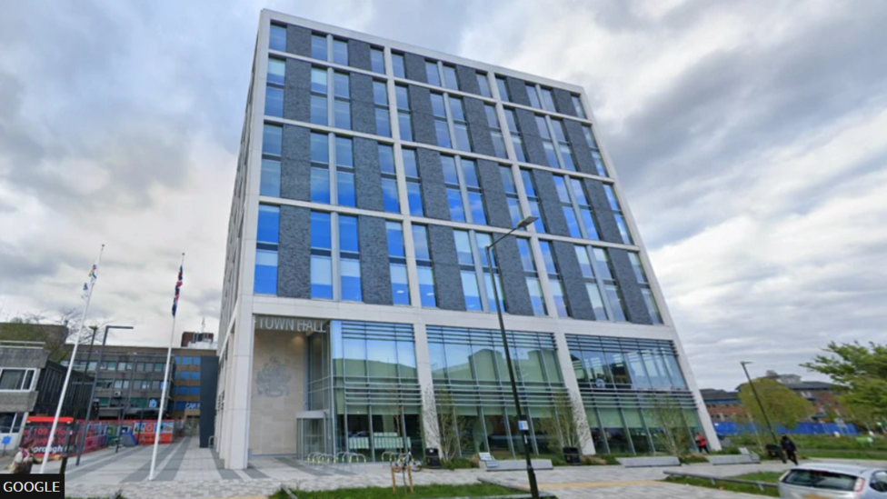 Surrey devolution survey 'misleading' says county council - BBC News