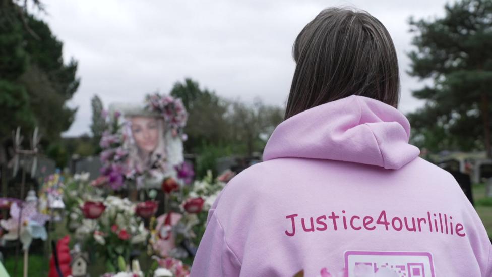 Lillie Clack: Mum calls for law change after drink-driving crash - BBC News