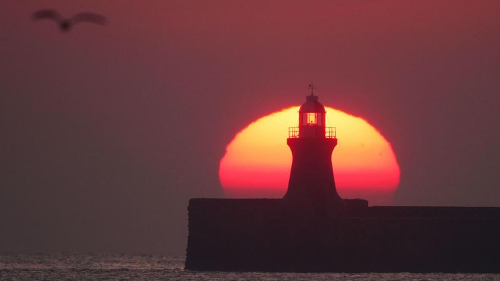 UK weather: start of spring brings warmest day of year so far - BBC Weather