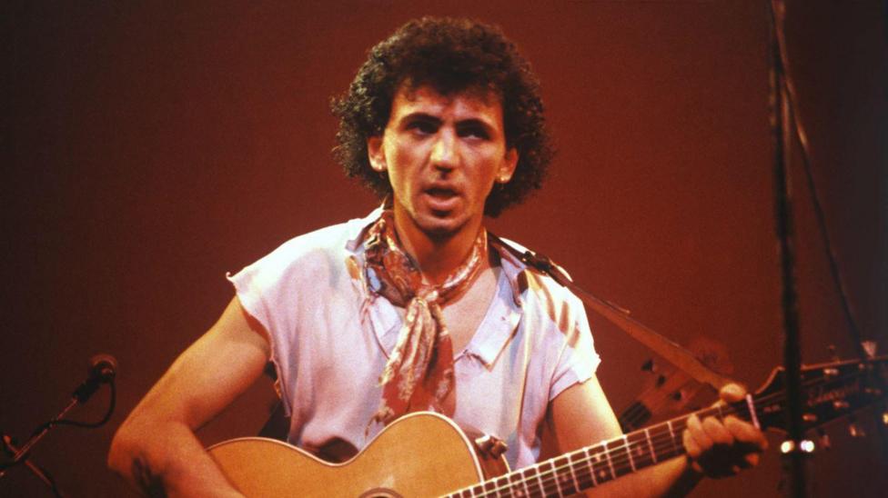 Dexys frontman Kevin Rowland remembers 'magical' Wolverhampton - BBC News