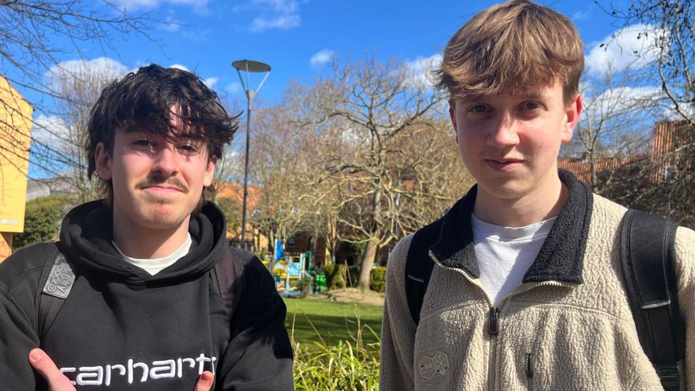 Students welcome Uber's arrival in Norwich - BBC News