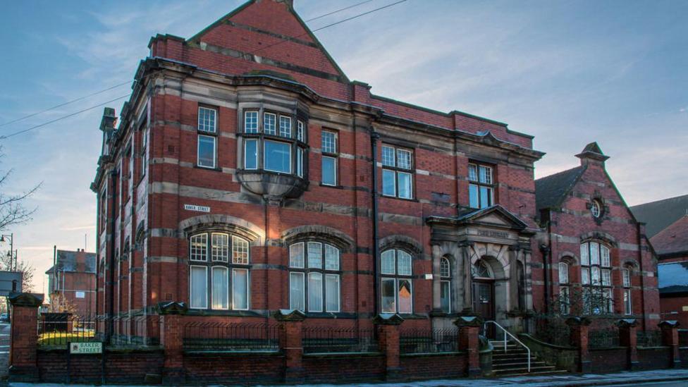 Former Fenton Library in Stoke-on-Trent could become flats - BBC News
