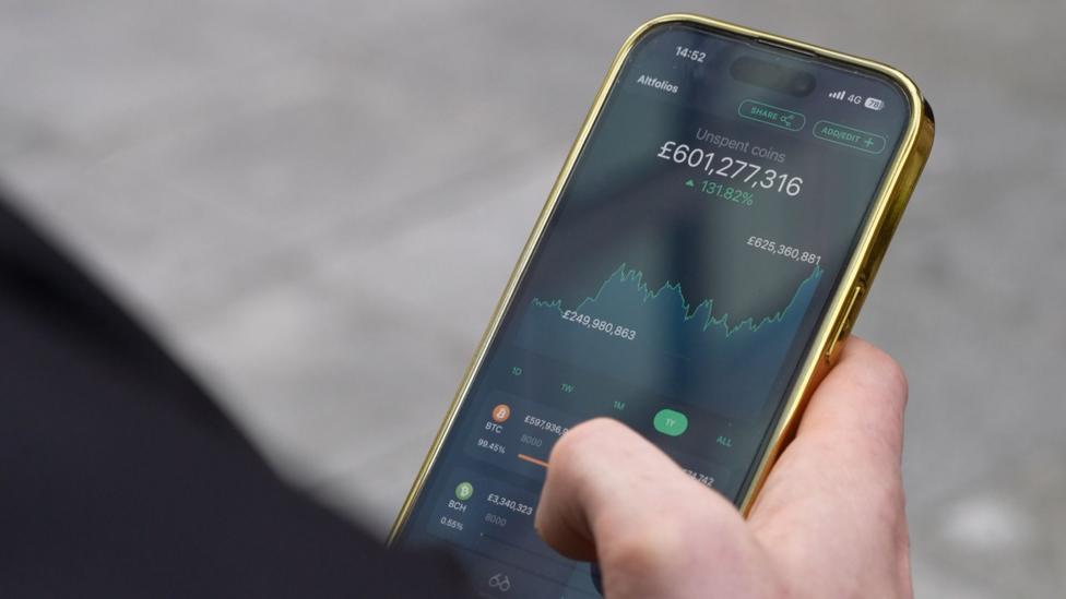 Bitcoin man sues Newport council over '£600m fortune lost in tip' - BBC ...