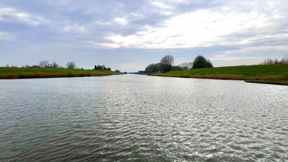 The Fens wetland farming project tests net zero and food security - BBC ...