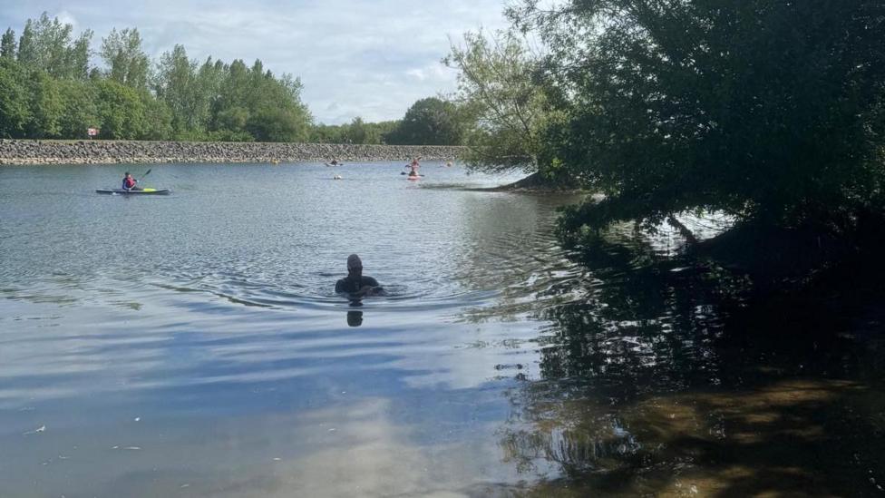 Daventry Parkswim halted by levels of 'unprecedented' low water - BBC News