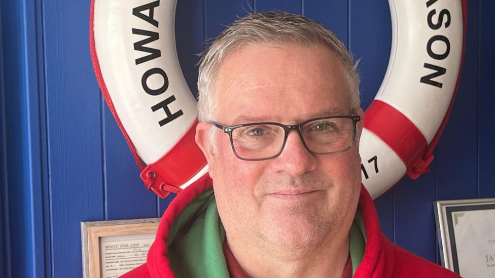 Holyhead port: Decision demanded on port closure compensation - BBC News
