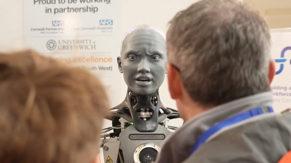 Ameca: Cornish-built humanoid robot meets the public - BBC News