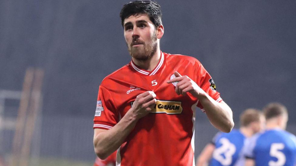 Irish Premiership: Kris Lowe departs Cliftonville and joins Glenavon ...