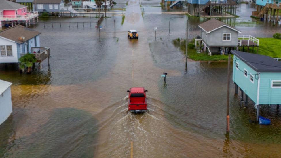 Hurricane Beryl: Caribbean braces as life-threatening storm grows - BBC ...