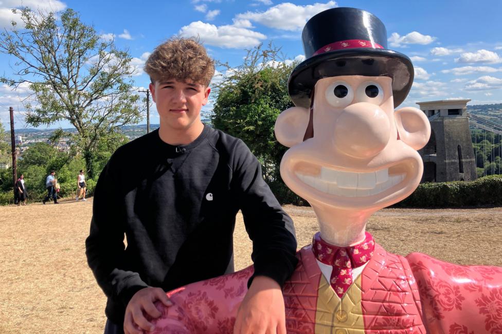 Teens recall Gromit Unleashed trail memories 12 years on - BBC News