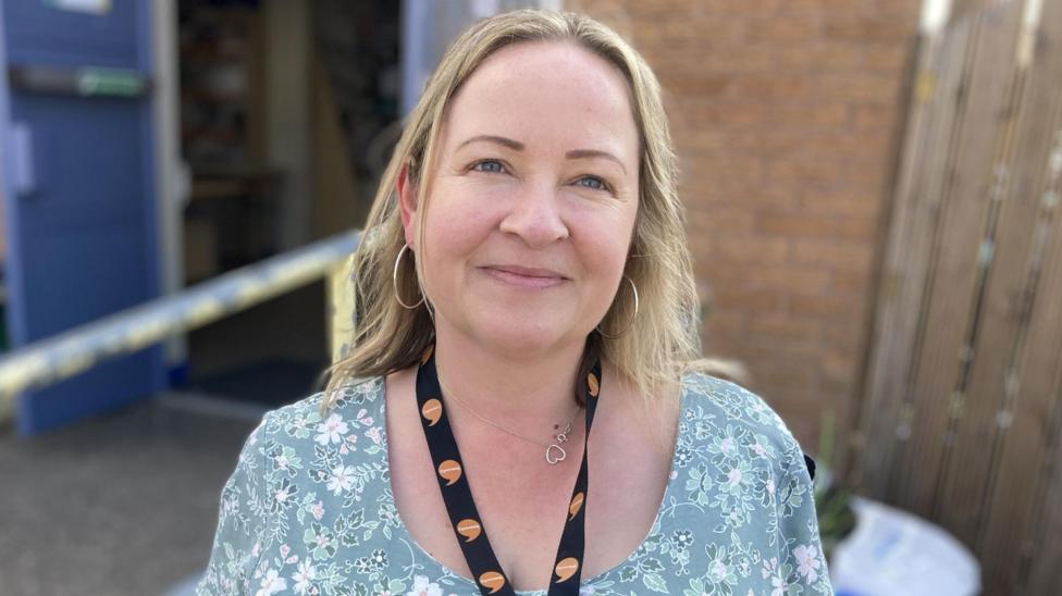 'Torcalonnus' - lefelau sbwriel strydoedd Cymru 'y gwaethaf erioed ...