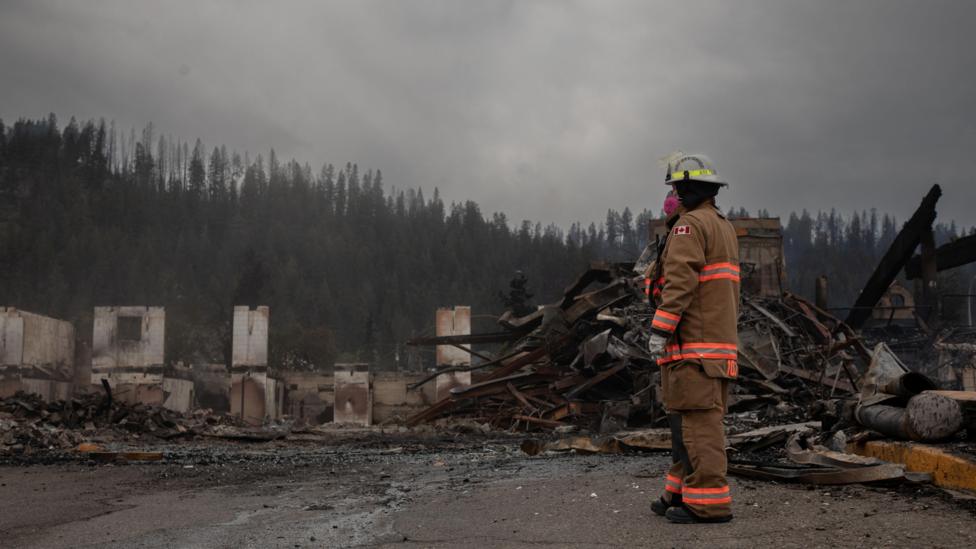Jasper fire: Images show destruction from wildfire in Canada - BBC News