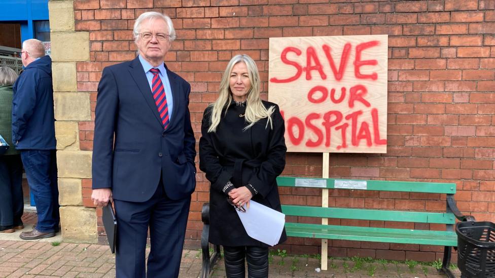 Goole: Hundreds attend meeting about hospital's future - BBC News