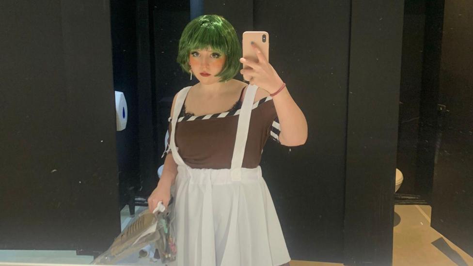 'We went viral as Oompa Loompas but we're just normal people' - BBC News