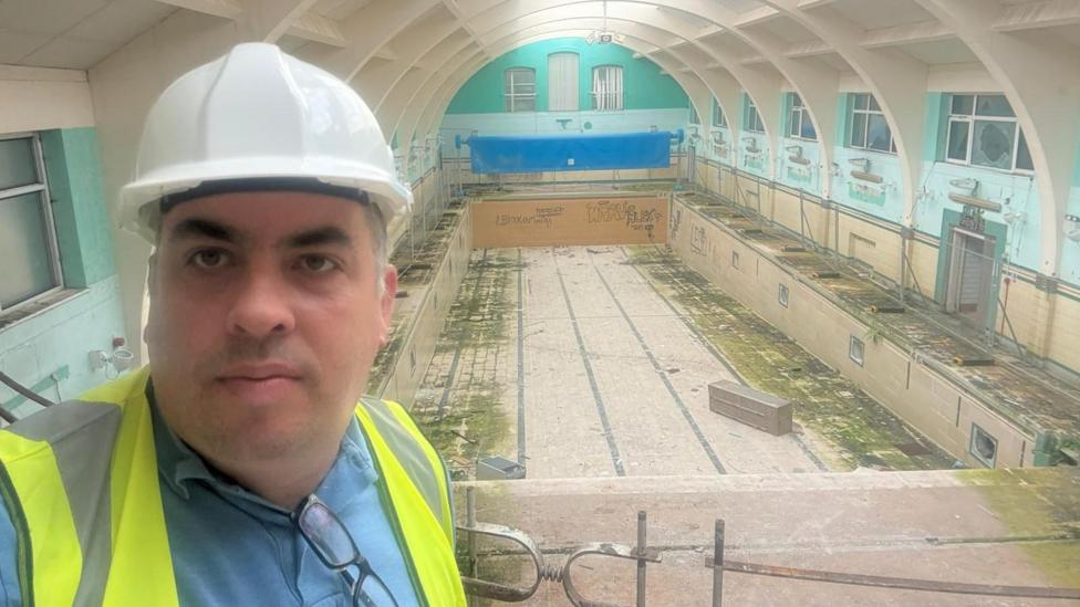 New plans for swimming and sports at Crewe's Flag Lane Baths - BBC News
