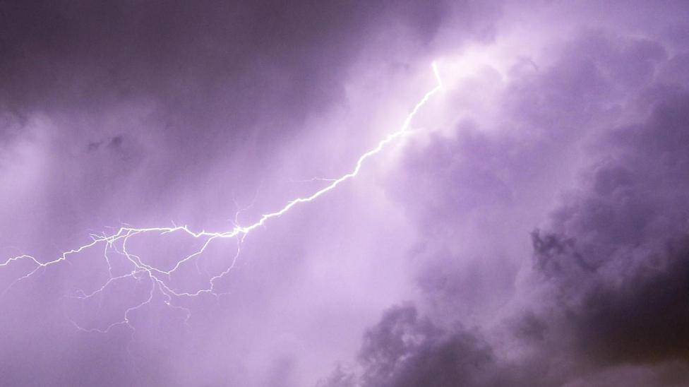 UK weather: Thunderstorm warning after storms hit UK overnight - BBC News