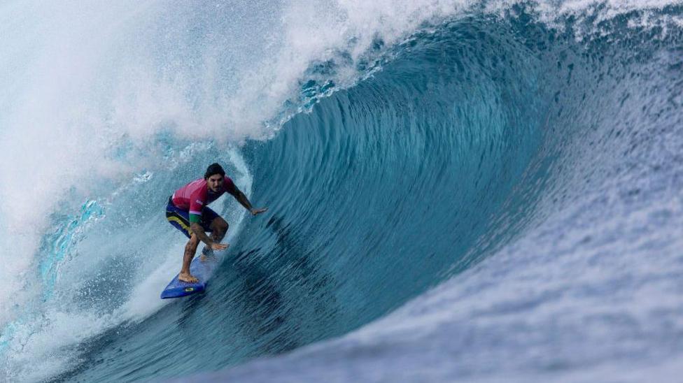 Olympics 2024: Is this gravity-defying surfing image the photo of the ...