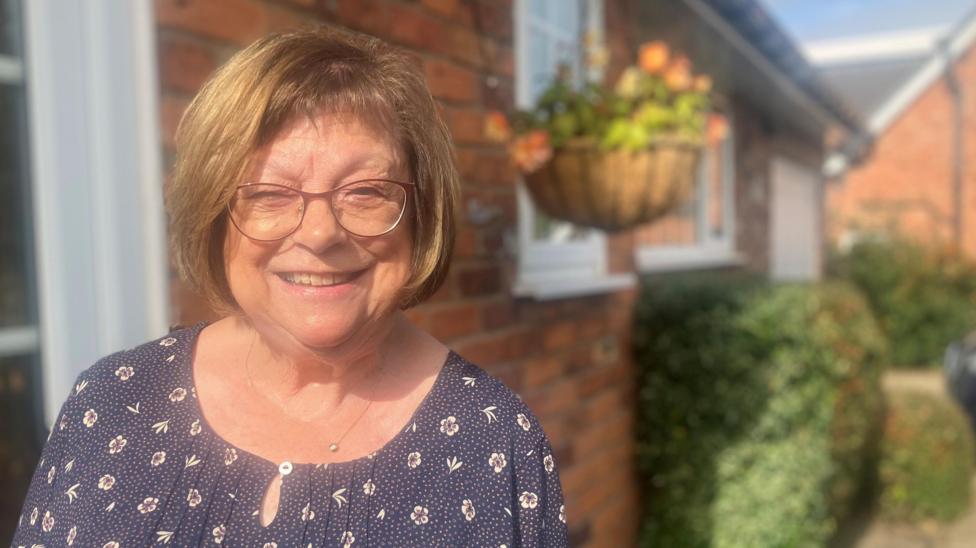 Adlington: Planned new town includes 40% affordable housing - BBC News