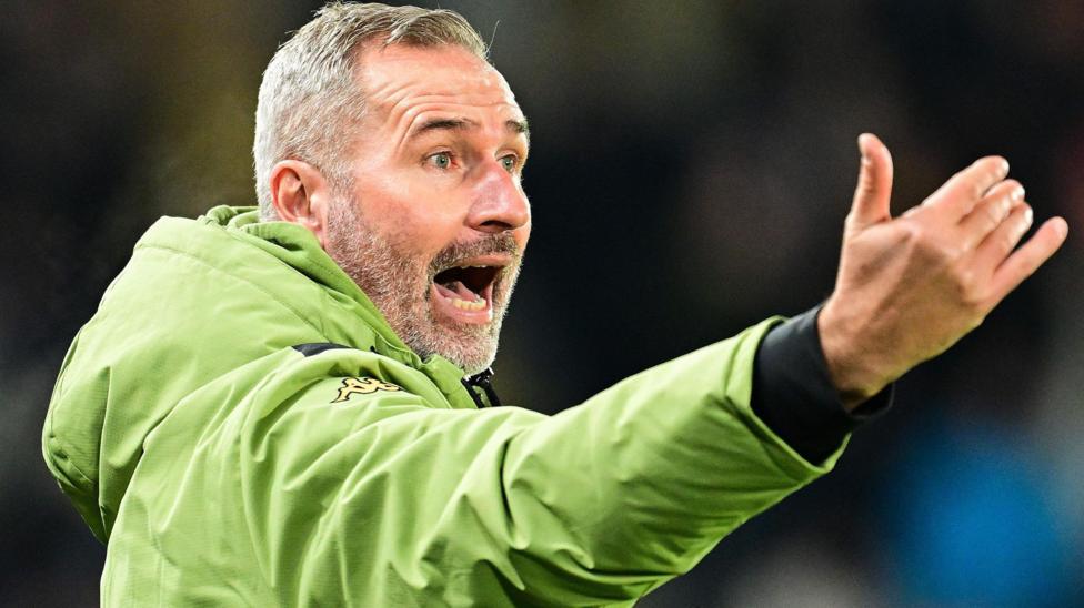 Tim Walter: Hull City hold board meeting to discuss manager's future ...