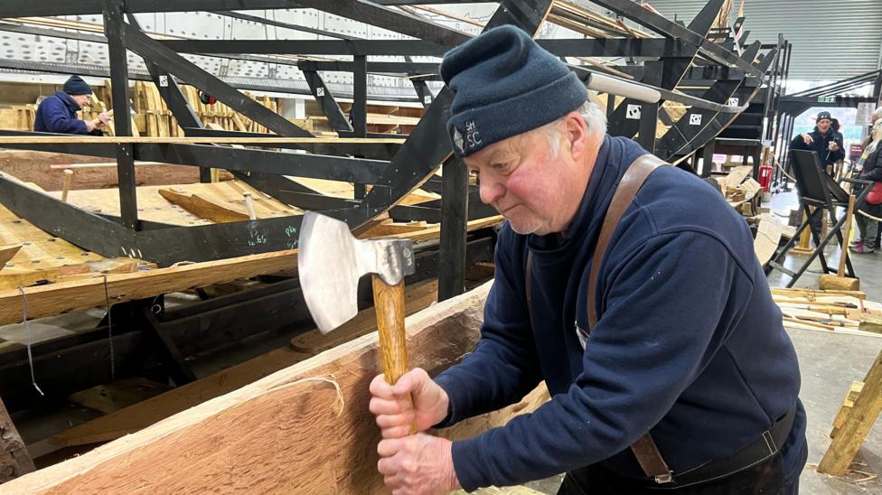 Sutton Hoo ship replica aiming to sail across English channel - BBC News