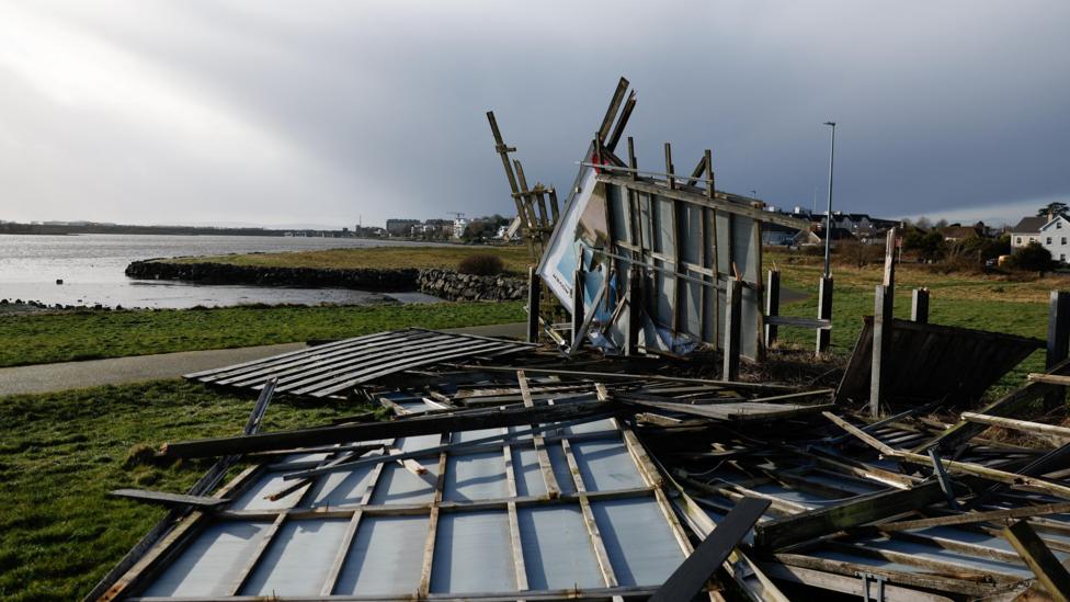 Storm Éowyn: Pictures from around the UK - BBC Newsround