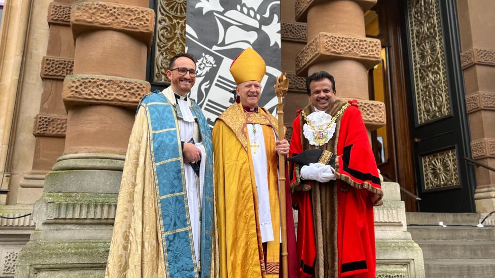 Church of England bishop sad to retire after decade in Suffolk - BBC News