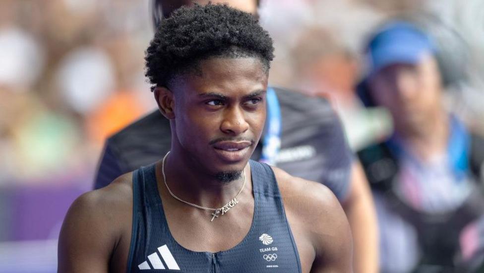 Jeremiah Azu helps GB progress to 4x100m final - BBC Sport