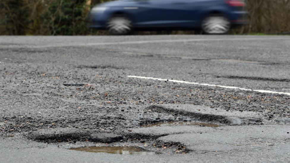 Northumberland pothole prevention works begin - BBC News